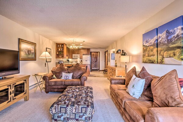 Ski, Hike & Explore: All-season Frisco Condo - Frisco, CO