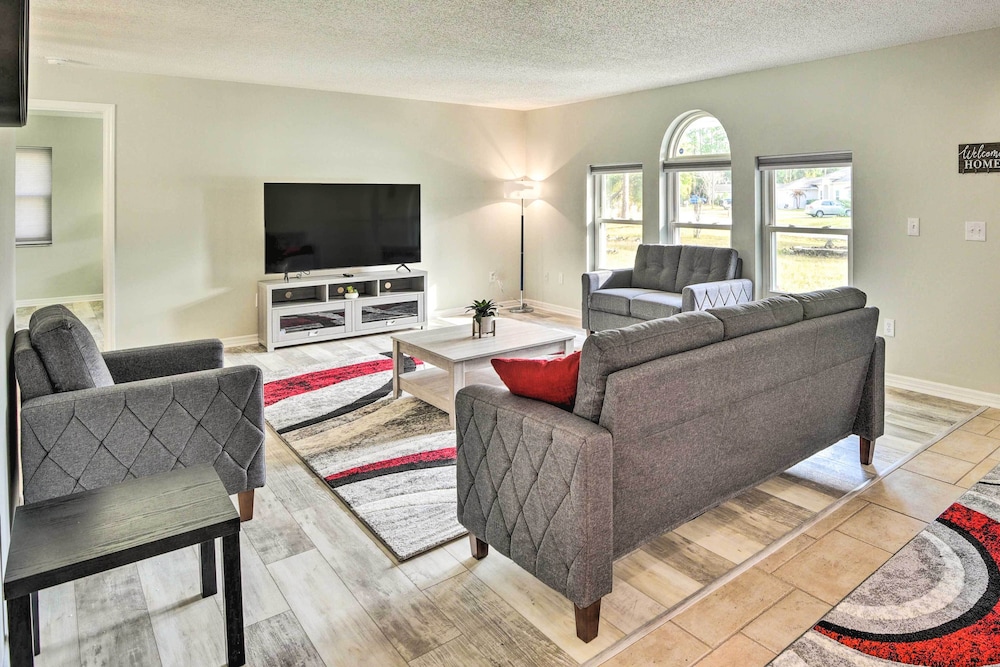 Palm Coast Home ~ 7 Mi To Flagler Beach! - Palm Coast, FL