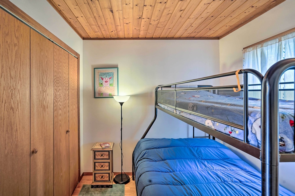 Berkshires Cabin 2 Mi To Appalachian Trail! - Monterey, MA