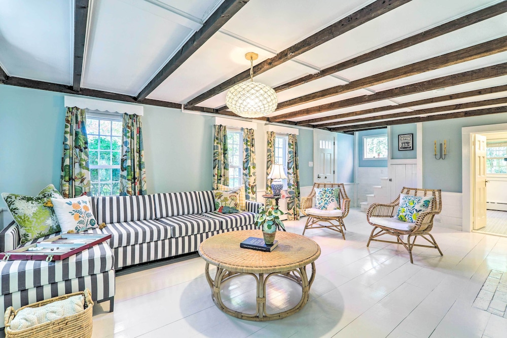 Walkable Dennis Cottage: 'The Blue Scallop' - Dennis, MA