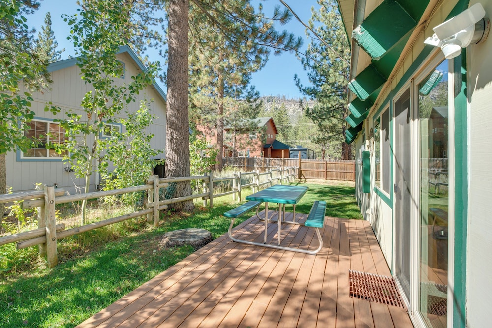 10 Mi To Lake Tahoe Beaches: Cabin W/ Pool Table - Grass Lake, South Lake Tahoe
