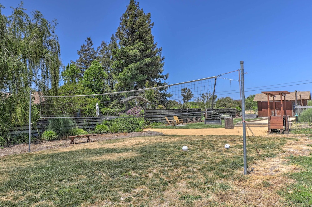 Stunning Wine Country Gem With Hot Tub + Patio! - Sonoma, CA