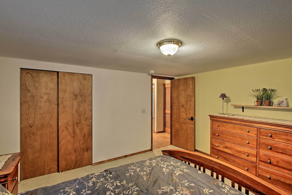 Packwood Getaway W/ Game Room, Grill & Patio - Packwood, WA