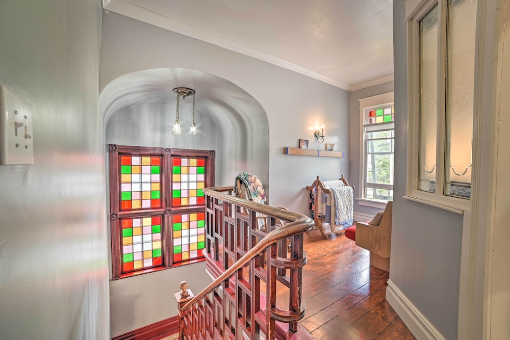 Sault Ste Marie Historic Home, Walk To Town! - Sault Ste. Marie, MI