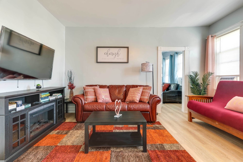 Charming Stoughton Apartment: 20 Mi To Boston - Gillette Stadium - Foxborough