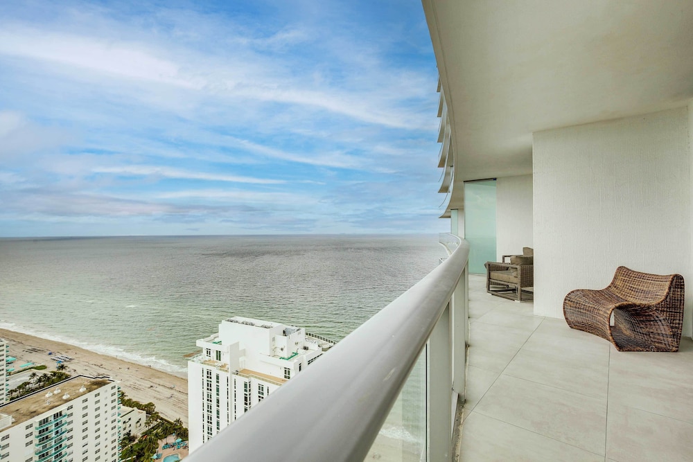 Luxe Hollywood Condo: Resort Perks + Beach Access! - Sunny Isles Beach, FL