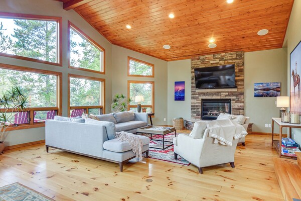 1 Mi To Ski: Breckenridge Home W/ View & Hot Tub - Breckenridge, CO