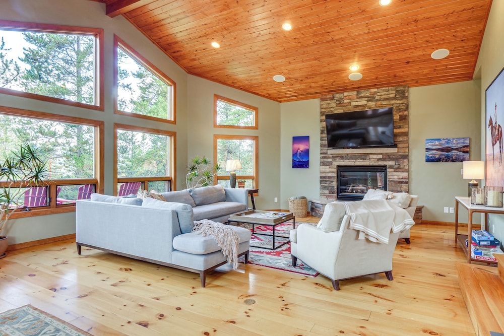 1 Mi To Ski: Breckenridge Home W/ View & Hot Tub - Breckenridge, CO