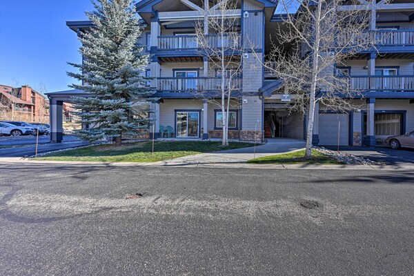 Steamboat Home W/ Garage, 1 Mi To Ski Resort - Steamboat Springs, CO