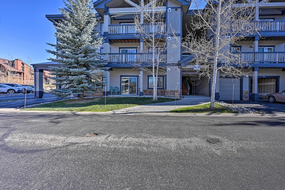 Steamboat Home W/ Garage, 1 Mi To Ski Resort - Steamboat Springs, CO