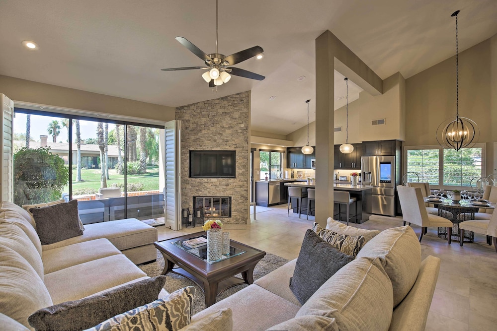 Luxury Remodeled Palm Desert Resort Condo! - Palm Desert, CA