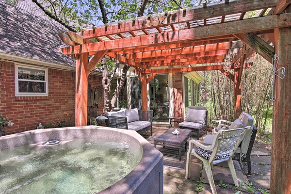 Private Home W/ Hot Tub & Patio Near Dtwn Tulsa - Tulsa, OK