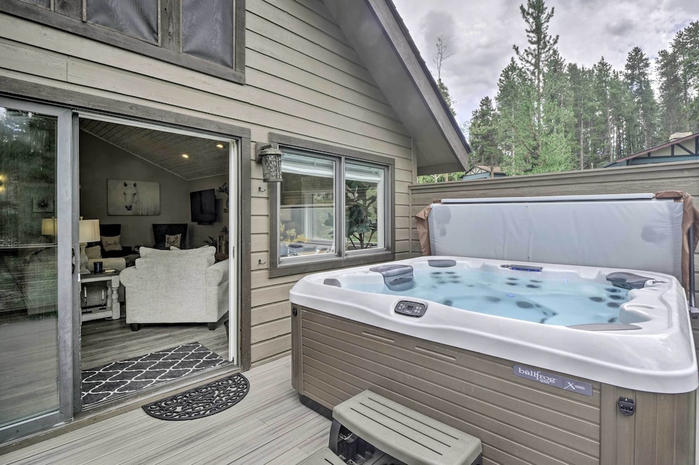 Upscale Home W/ Hot Tub: 3 Mi To Breck Ski Resort! - Breckenridge, CO