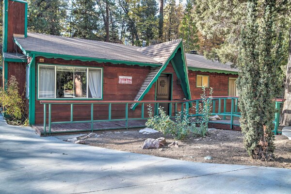 Serene Cabin W/ Hot Tub < 1 Mi To Bear Mountain! - Big Bear, CA