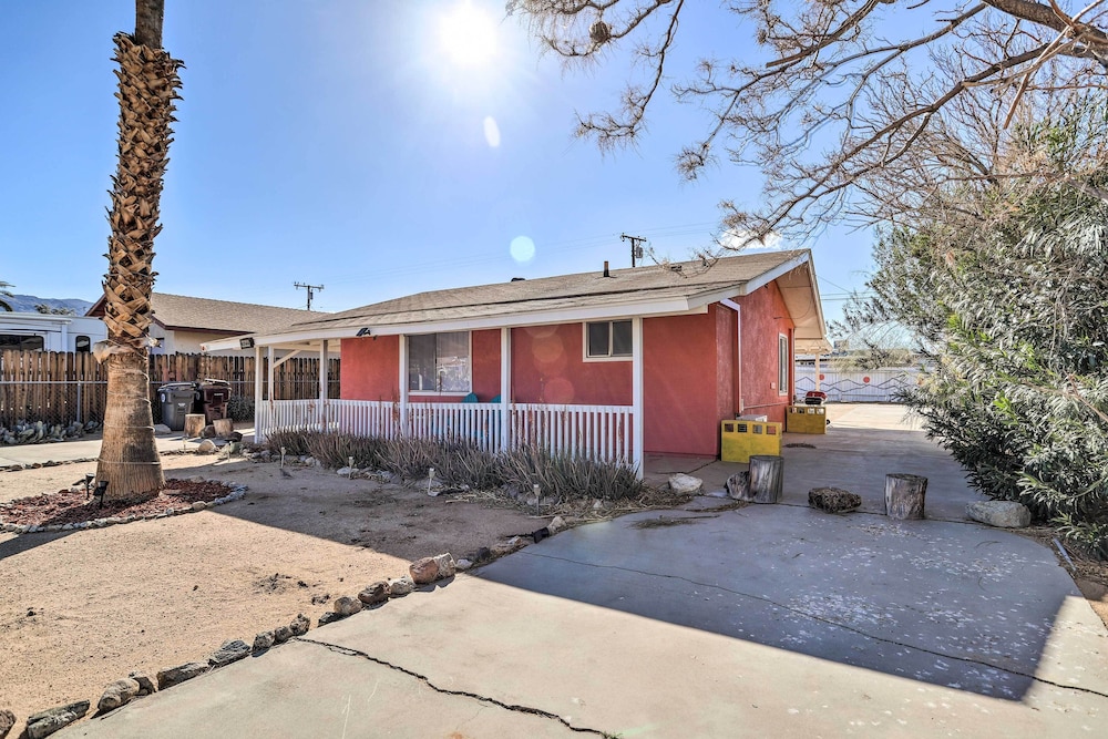 Cali Desert Oasis W/ Hot Tub + Mtn Views! - Twentynine Palms, CA