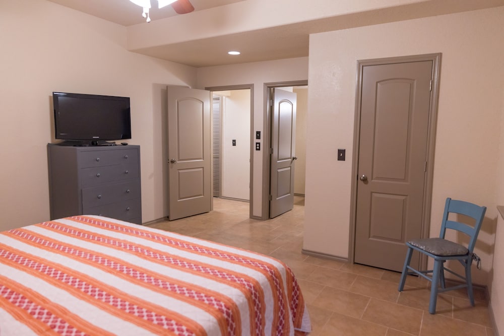 Cozy Home For The Smaller Family - Concan, TX