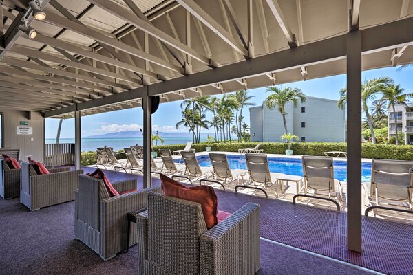 High-end Resort Condo Nestled On Molokai Shoreline - Hawaii