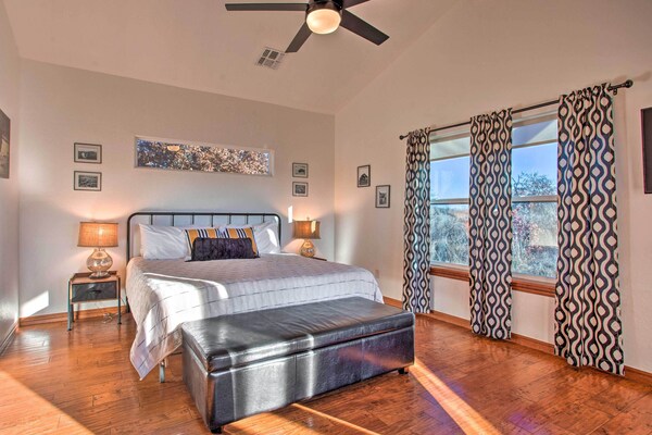 Updated Cabin W/ 360-degree Mtn View: 1 Mi To Lake - Lake Lawtonka, OK