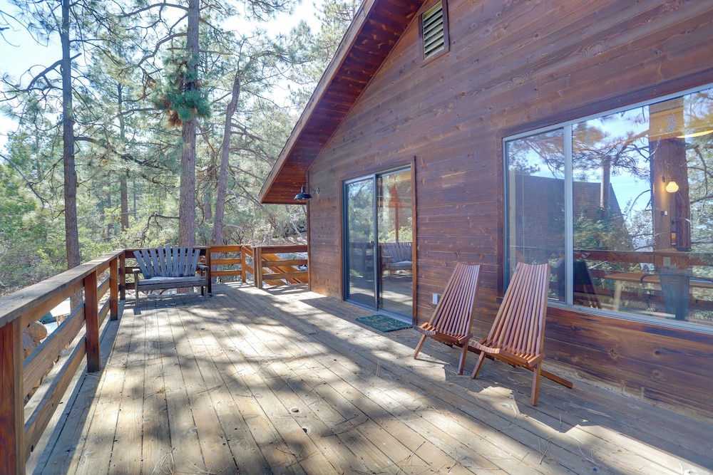 Idyllwild Cabin W/ Deck & Tahquitz Peak Views - Cabazon, CA
