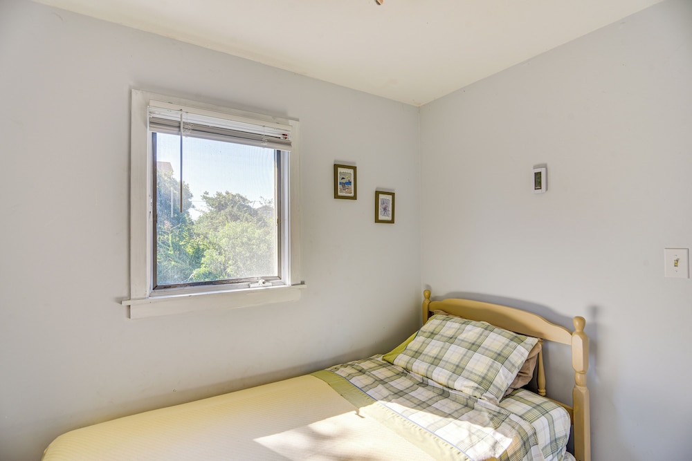 Quaint Coastal Cottage With Patio! - Charlestown, RI