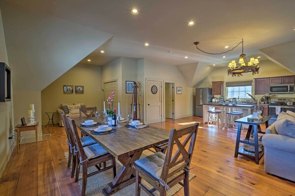 Luxe 'Green Barn' Near Skiing W/ Mt Equinox Views! - Manchester, VT