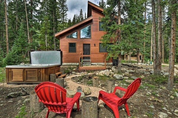 5 Mi To Ski Resort: Mtn-view Breck Home W/ Hot Tub - Copper Mountain, CO