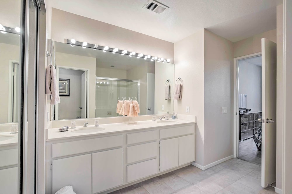 067439 2 Br Golf Resort Condo ~ 6 Mi To Polo Club! - Indio, CA