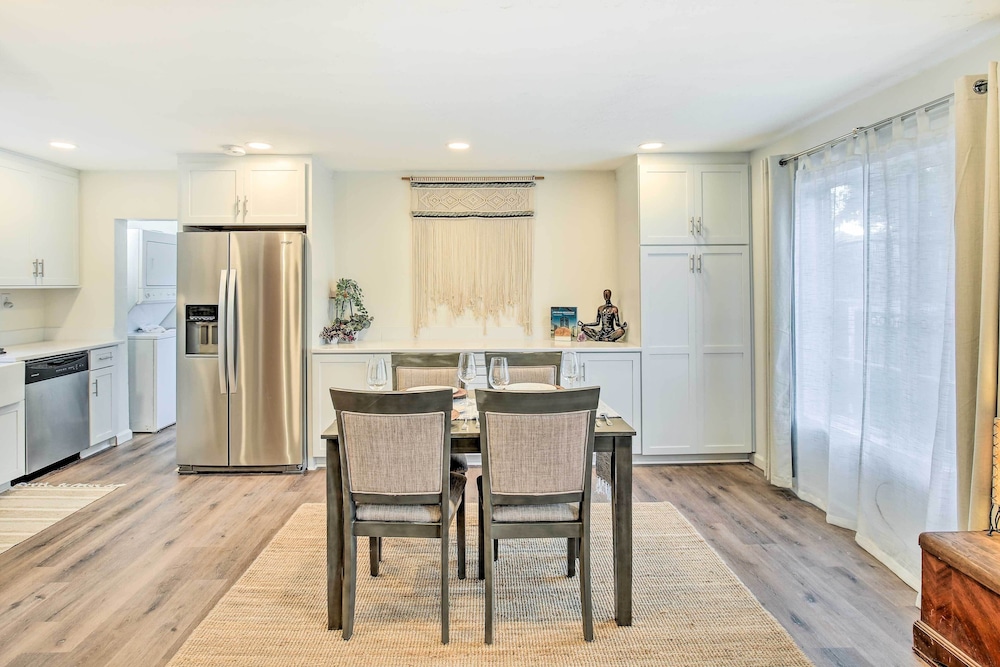 Downtown Long Beach Home: Walk Everywhere! - Cypress, CA