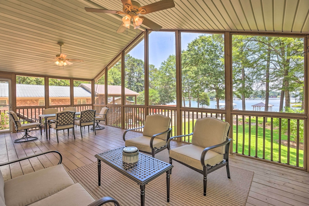 The Lake Escape: Boat Dock, Fire Pit, Kayak! - Alabama