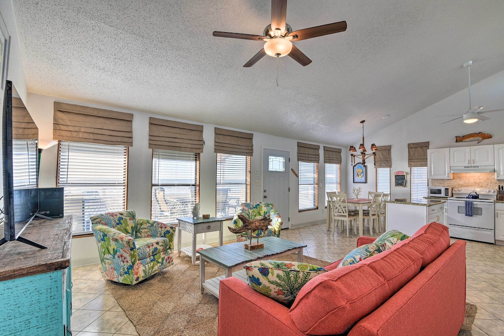 Galveston Beachfront House W/ Deck & Ocean Views! - Galveston