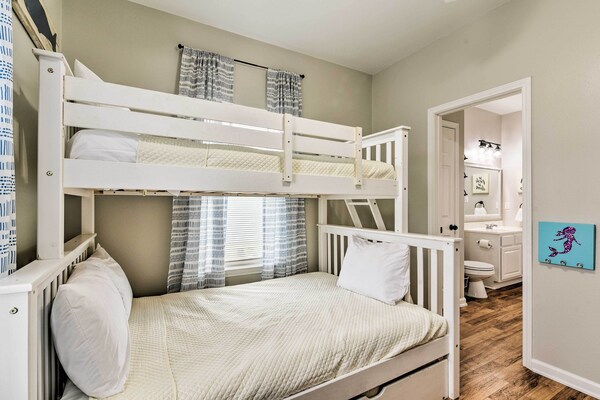 Pool & Marina Access: Home In Terramar Beach! - Galveston