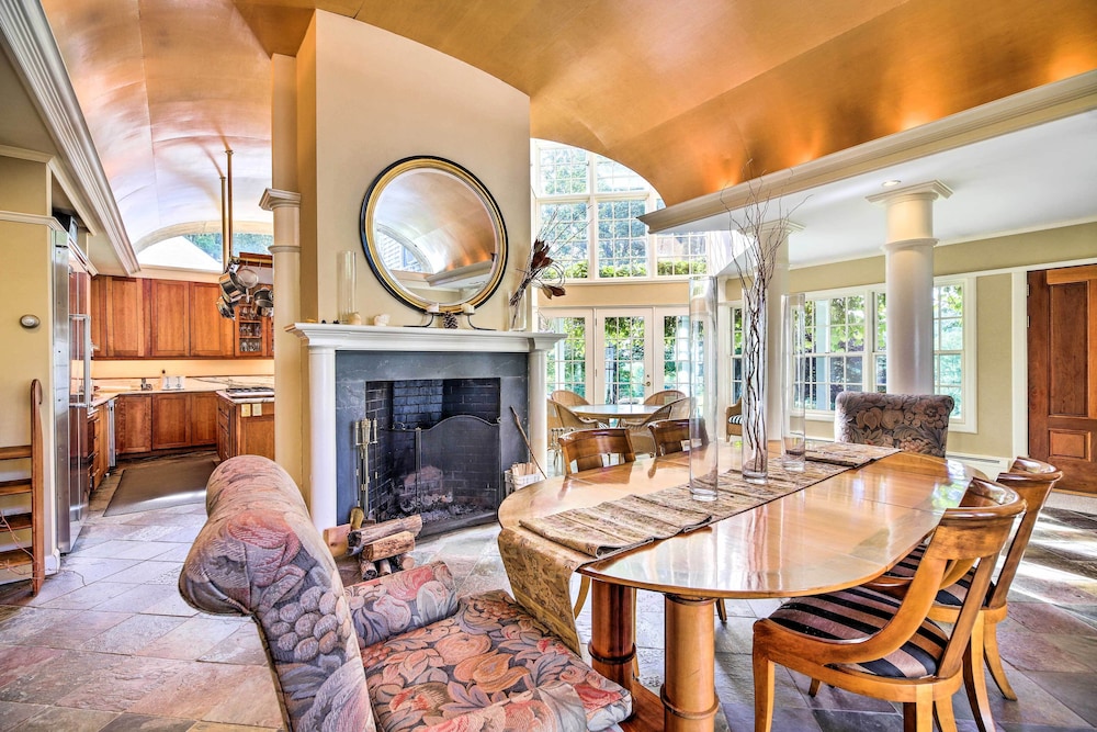 Lovely Brookfield Home W/ Private Deck & Views - Braintree, VT