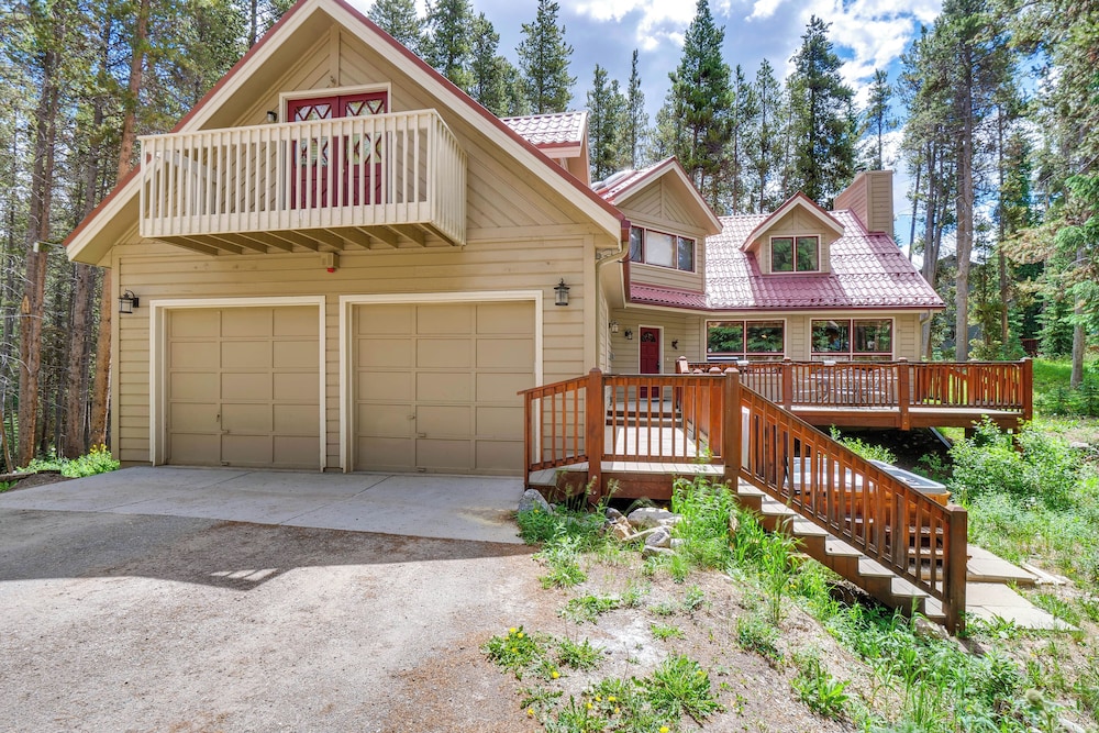 Pet-friendly Breckenridge Home W/ Hot Tub! - Breckenridge, CO