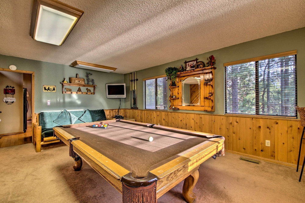 Hike, Ski, Fish: Big Bear Lake Lodge W/ Deck - Big Bear Lake, CA