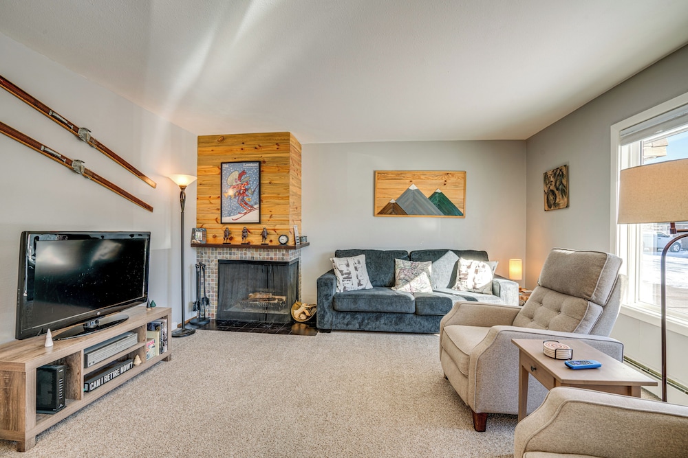 7 Mi To Ski Resort: Dillon Condo W/ Mtn Views - Frisco, CO