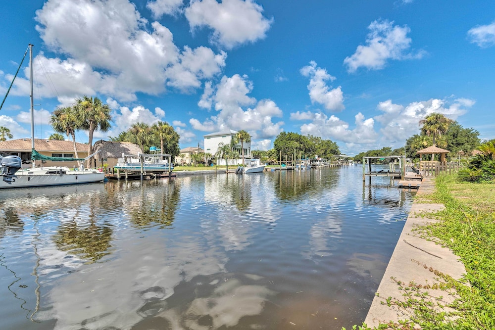 Waterfront Home On Canal W/ Private Dock & Kayaks - Crystal River, FL