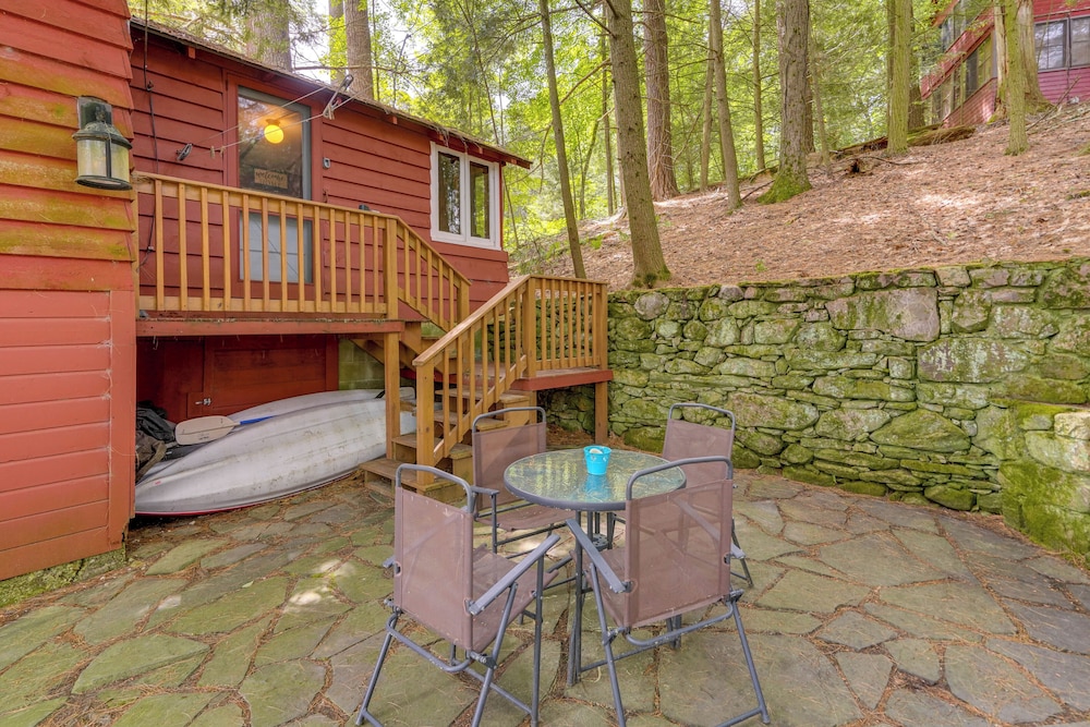 Rustic Berkshires Cottage At Lake Buel W/ Kayaks! - New Marlborough, MA