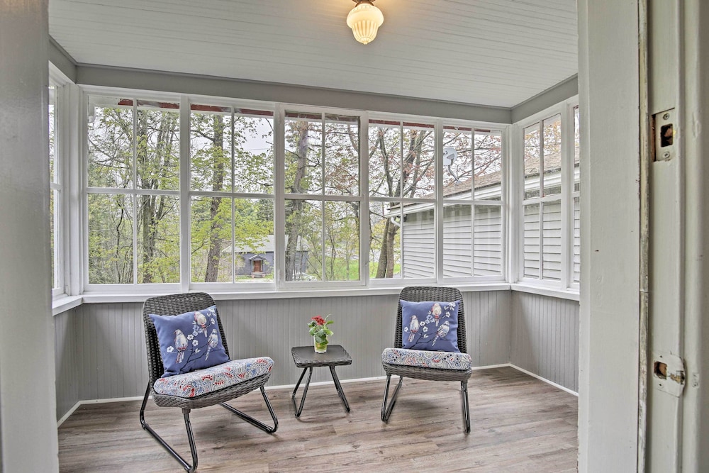 Beautiful Lenox Home, 3 Mi To Shakespeare & Co! - Lee, MA