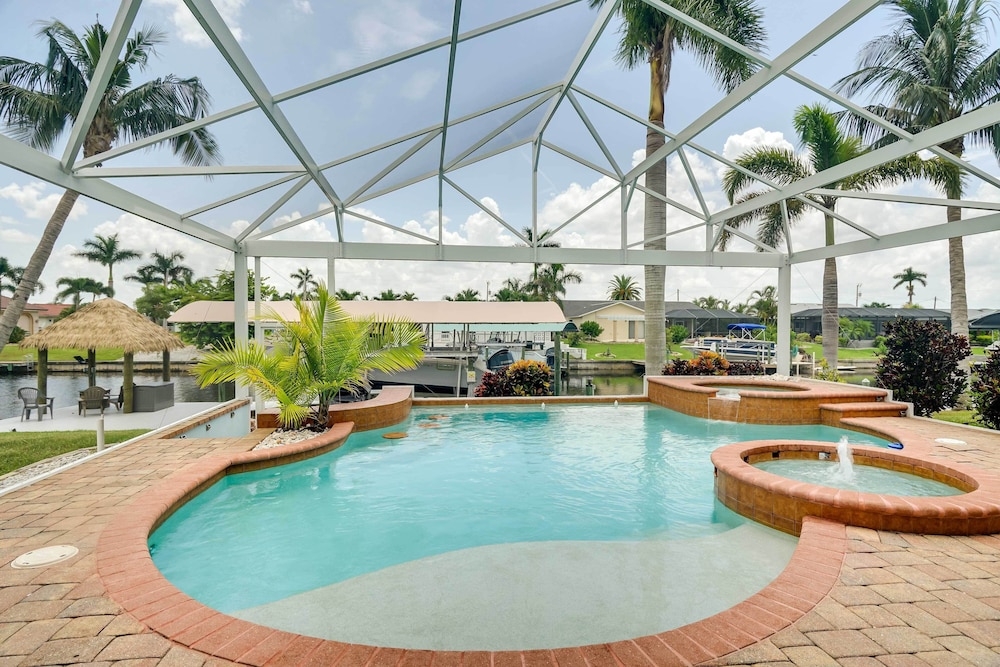 Family Home W/ Outdoor Oasis In Cape Coral! - Fort Myers, FL