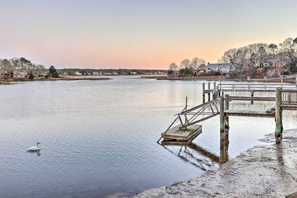 Walk To Great Pond: Spacious East Falmouth Home - Martha's Vineyard, MA
