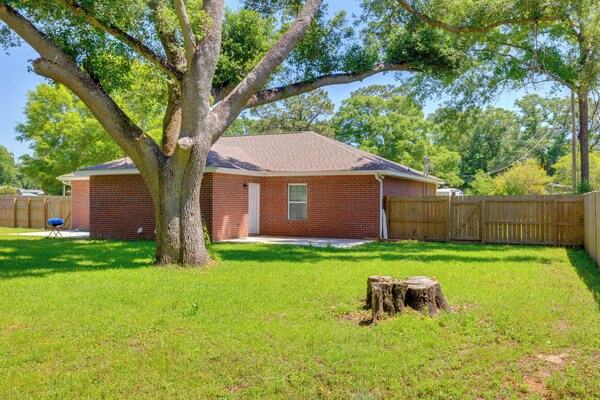 Dog-friendly Pensacola Duplex ~ 7 Mi To Downtown - Pensacola, FL