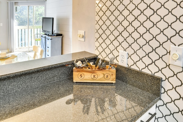 Updated Resort Retreat On Anna Maria Island! - Longboat Key, FL