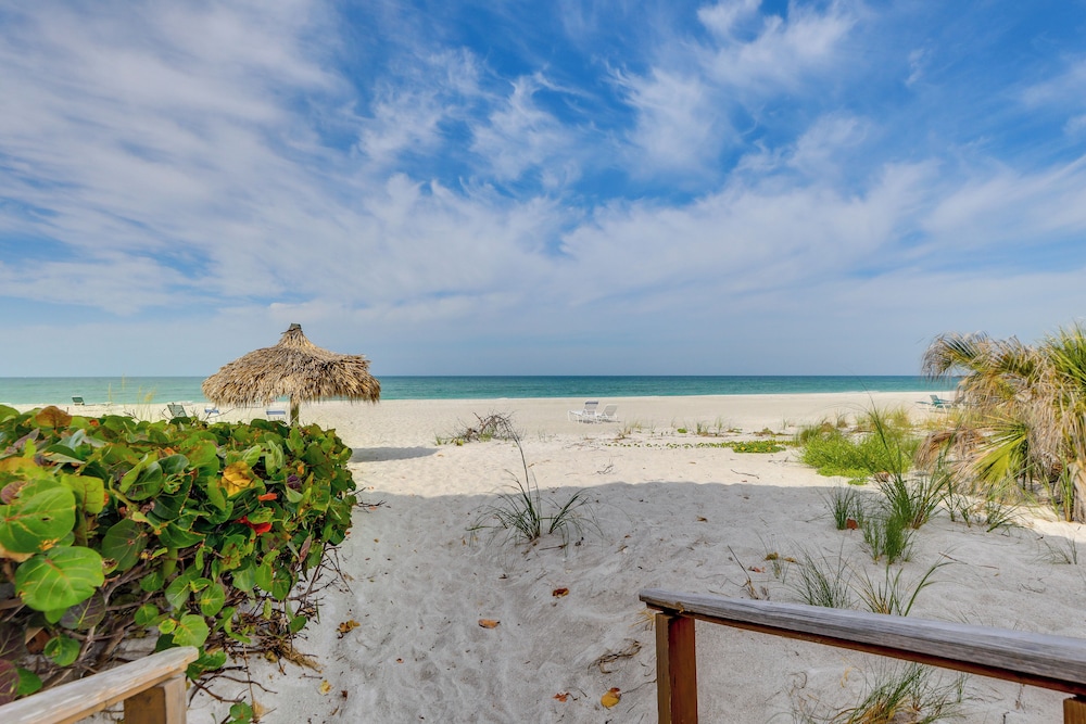 Gulf Getaway With Porch + Direct Beach Access! - Longboat Key, FL