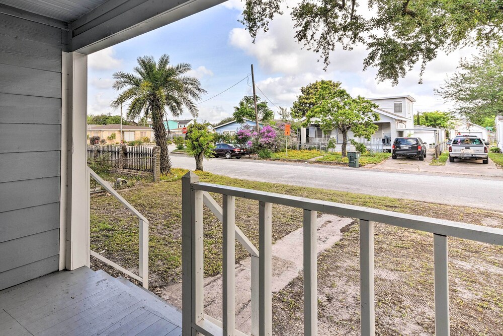 ~ 2 Mi To Pleasure Pier: Home In Galveston! - Galveston