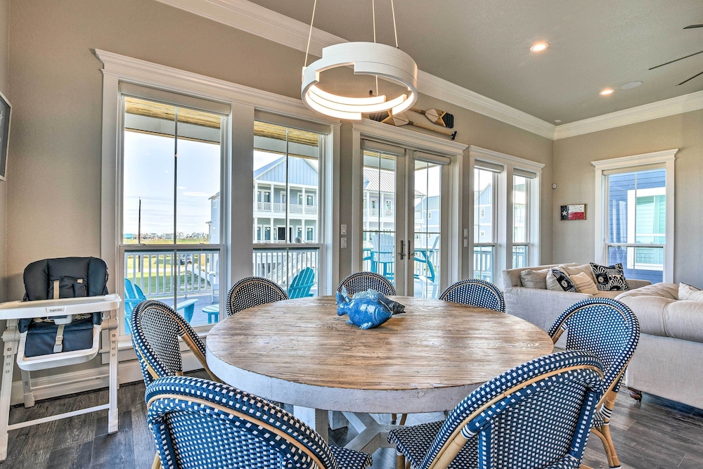 Walk To Beach: Modern Galveston Home W/ Balconies! - Galveston, TX