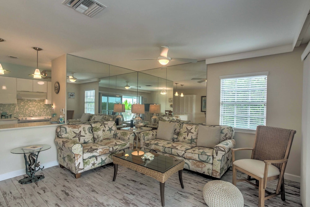 Waterfront Marco Island Retreat W/ Shared Docks - Marco Island, FL