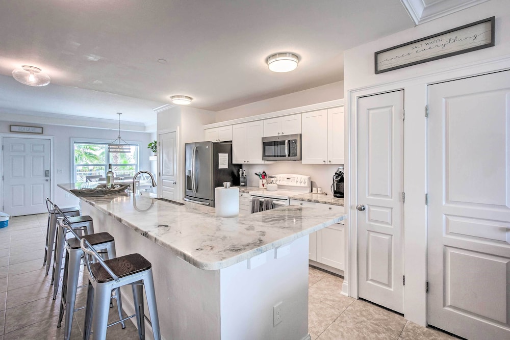 Dazzling Mexico Beach Condo - Walk To The Beach! - Mexico Beach, FL