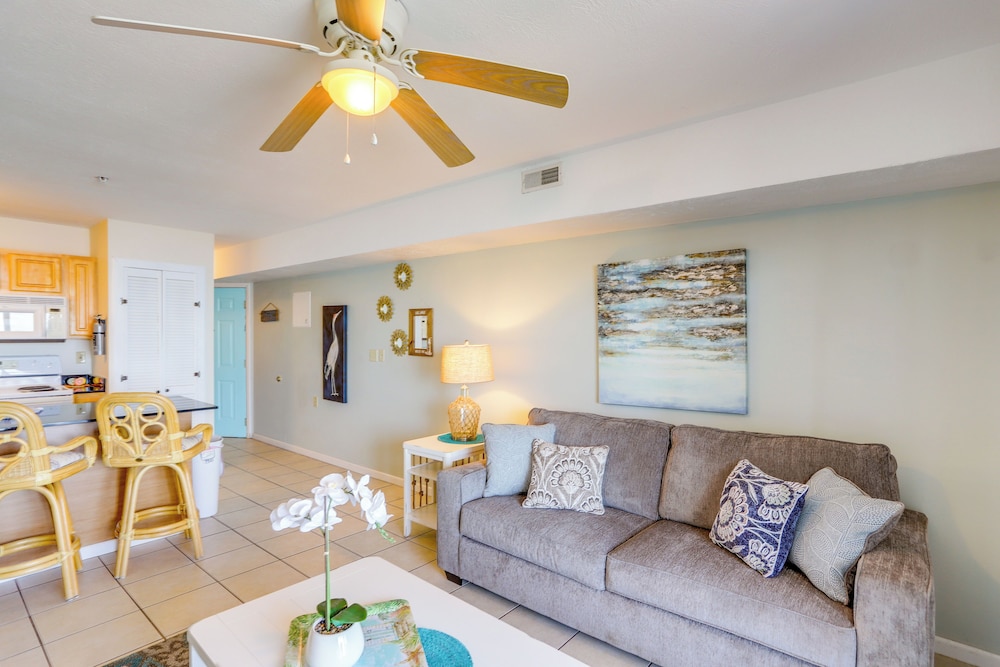 Waterfront Middle Bass Condo W/ Pool Access! - Put-in-Bay, OH
