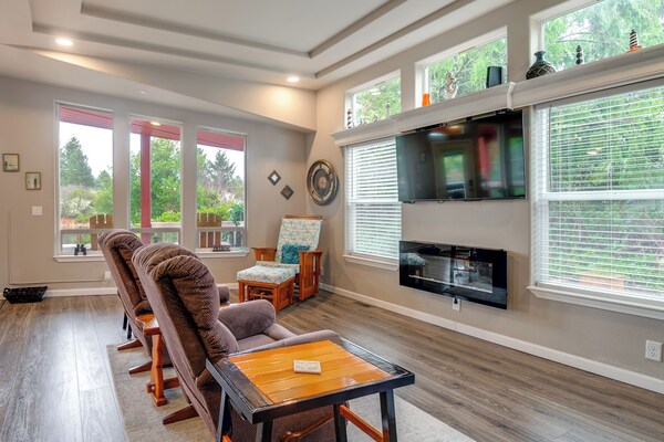 Ocean Shores Retreat W/ Porch & Canal Views! - Ocean Shores, WA