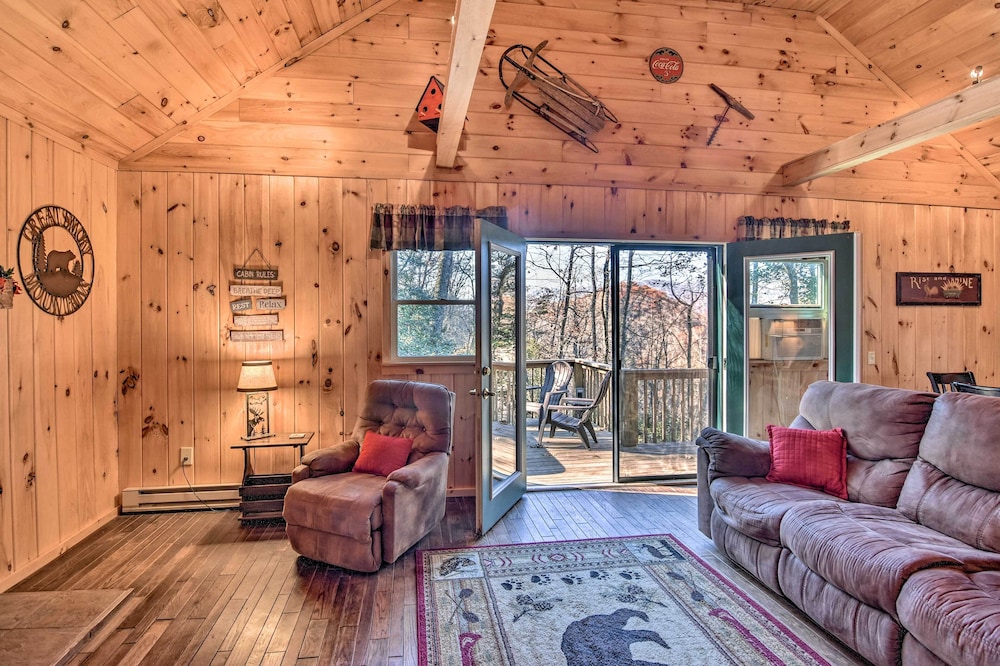 'Nature's Retreat' W/ Hot Tub: 7 Mi To Bryson City - Cherokee, NC